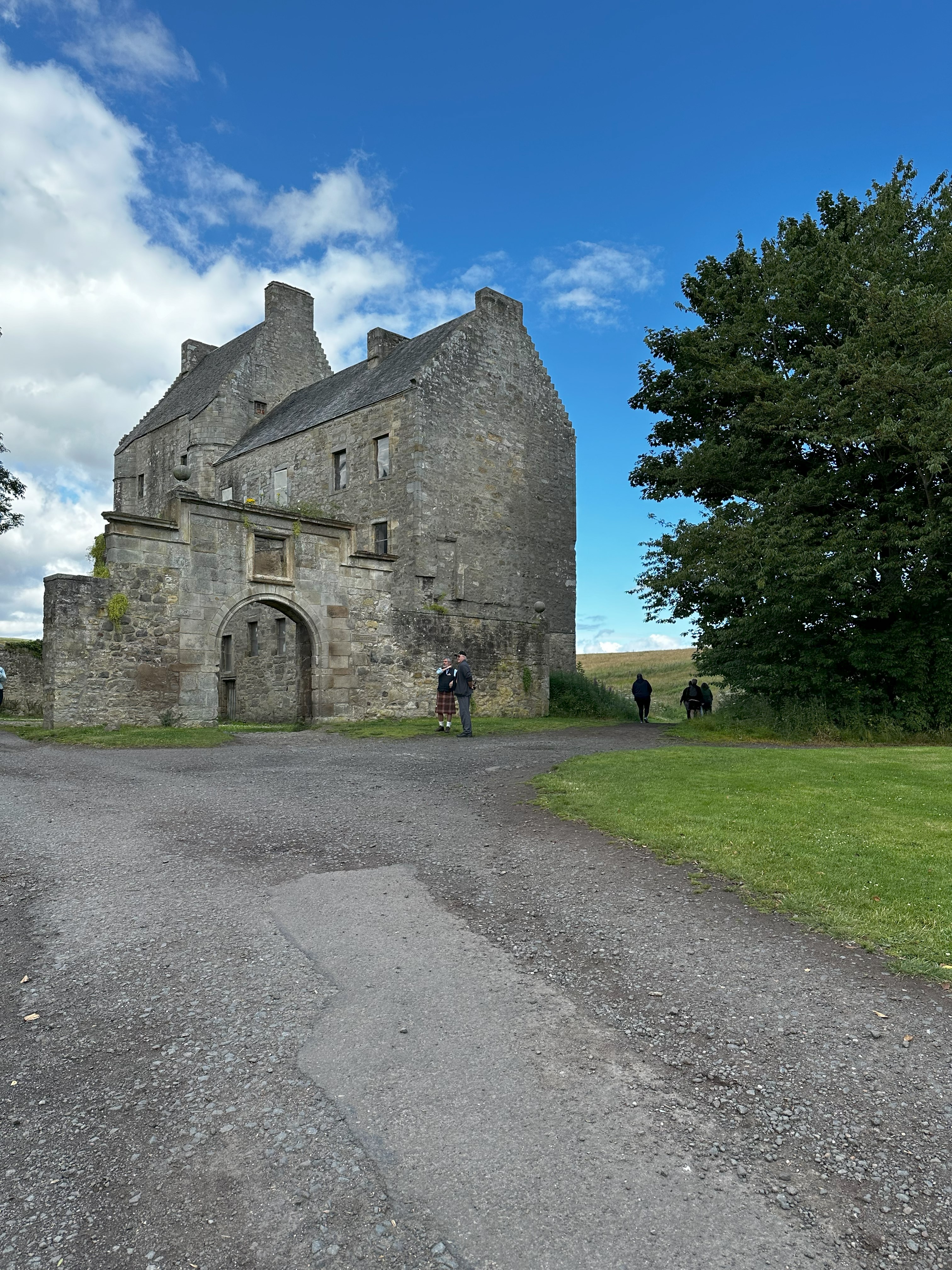 Outlander Tour of Scottish Castles – The Wandering C's